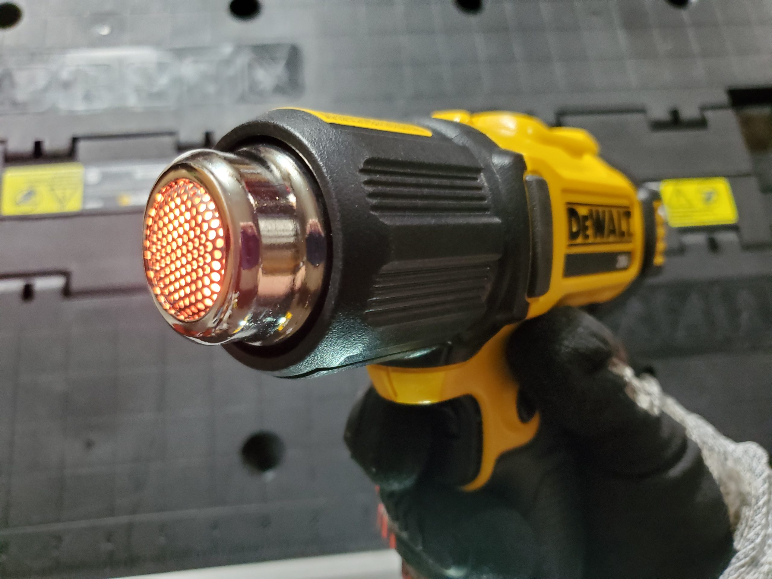 DCE530 battery powered heat gun review - BuyToolBags